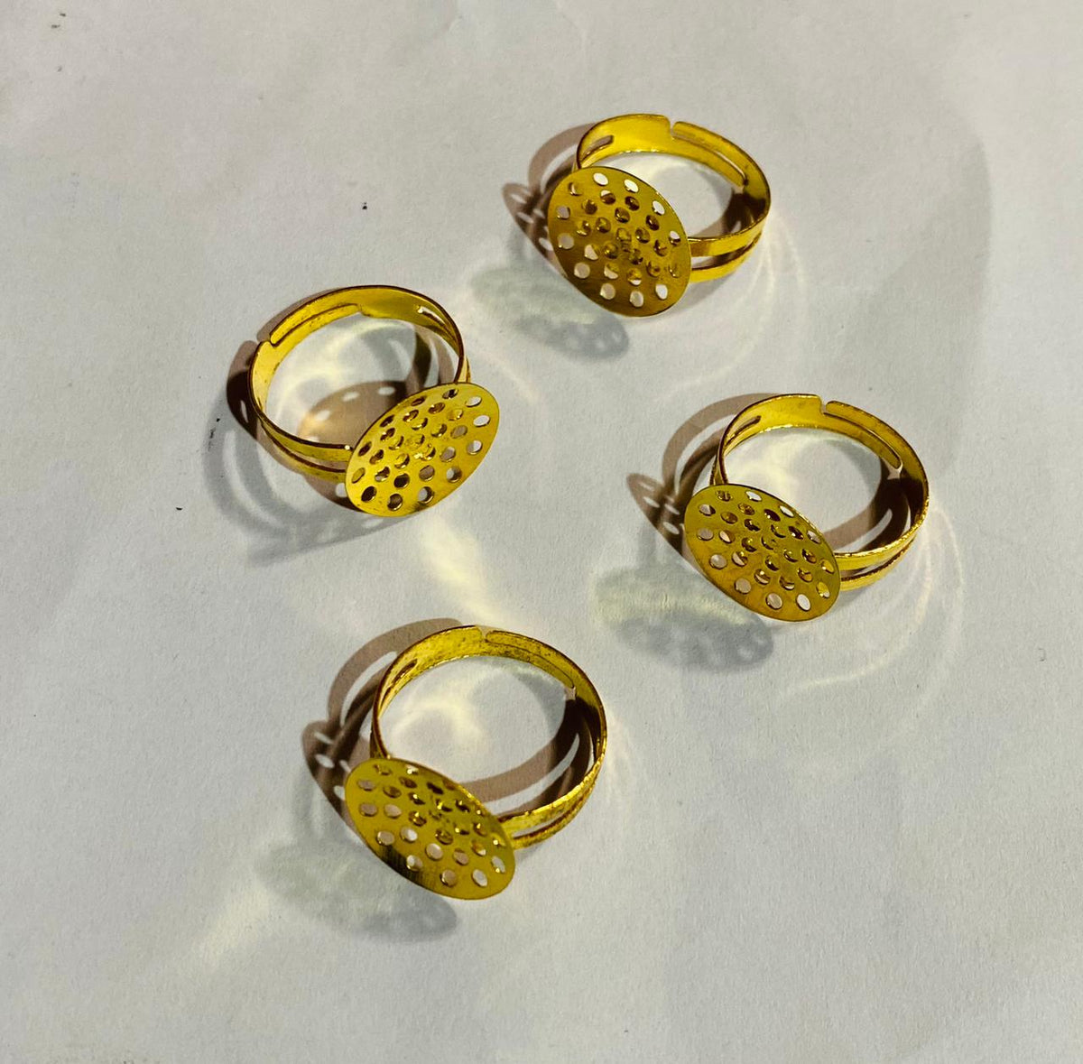 Finger Ring Base (Gold) Round model - Pack of 5 – Eshwarshop